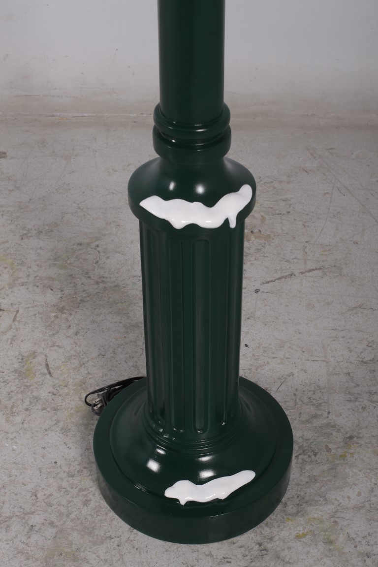 LAMP POST WITH SNOW 7FT JR 180120 – Lifesize-Models