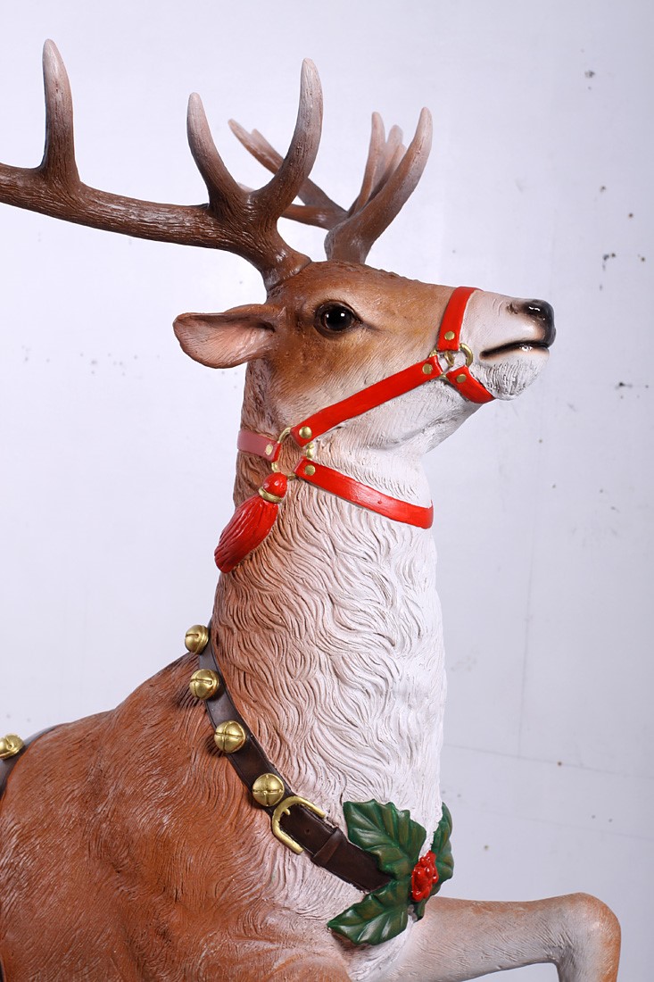REINDEER REARING ON STAND JR 140002 – Lifesize-Models