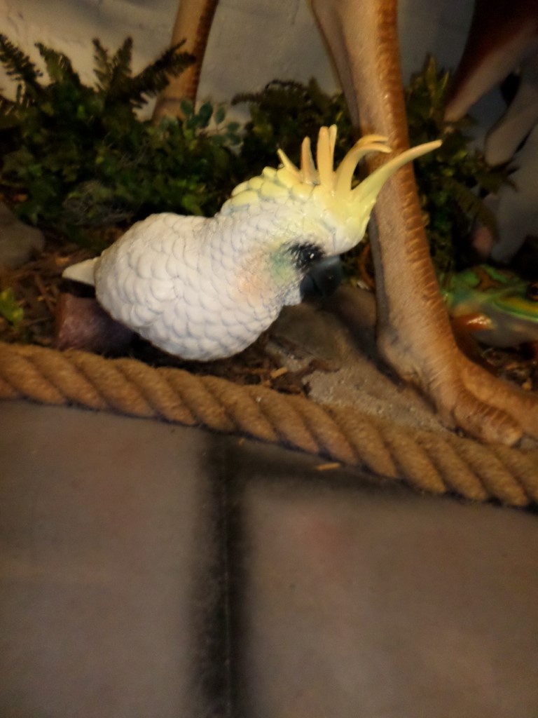 COCKATOO ON BRANCH WALL MOUNTED JR R-034 – Lifesize-Models