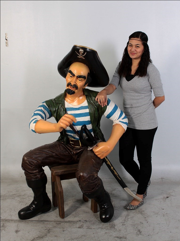 PIRATE PEDRO WITH STOOL JR 110054 – Lifesize-Models